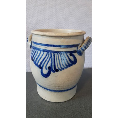 Keulse zout getinte geëmailleerde zandsteen pot 26 cm hoog 23 cm doorsnee
